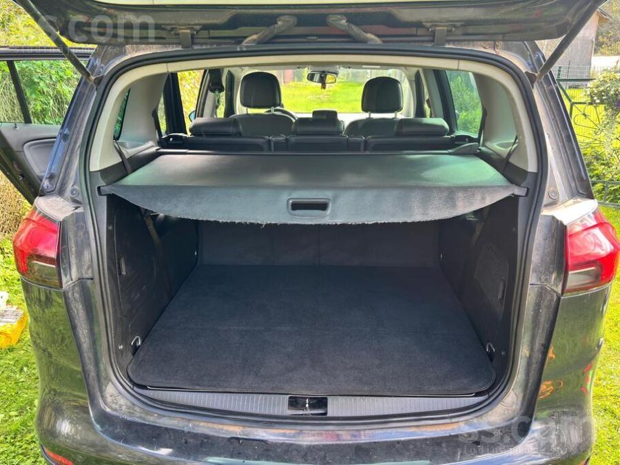 Black Opel Zafira 2012 in Daugavpils, with an engine capacity of 2.00 L and mileage of 211 thousand km for 5990 €, photo 22 on AUTOMOTO.COM.LV