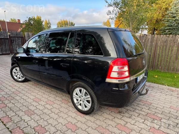 Melns Opel Zafira 2012 Ogre, ar dzinēja tilpumu 1.80 L un nobraukumu 171 tūkst. km par 4850 €, foto 7 vietnē AUTOMOTO.COM.LV