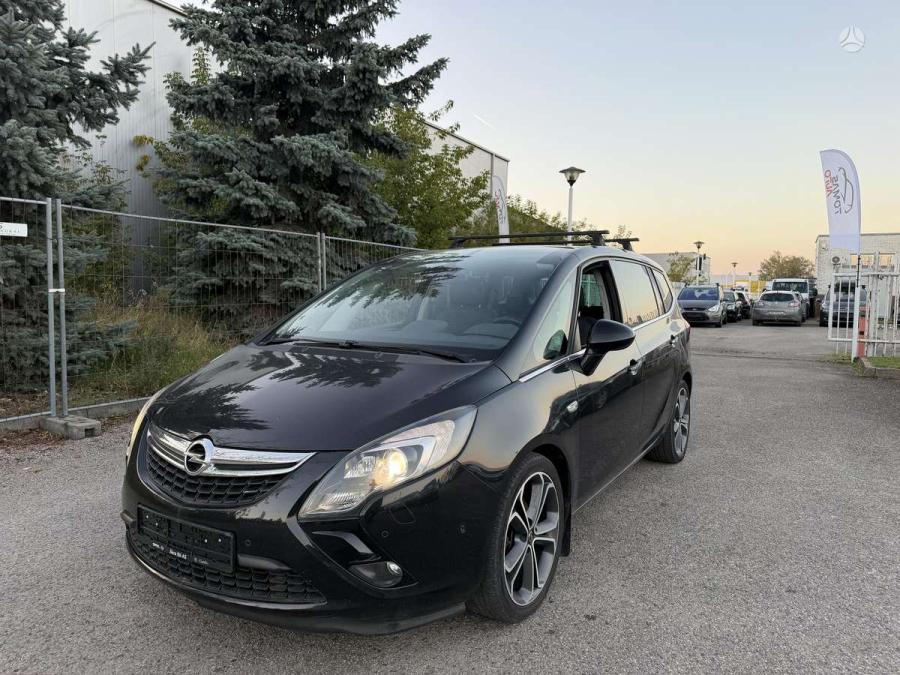 Black Opel Zafira 2012 in Marijampole, with an engine capacity of 1.36 L and mileage of 177 thousand km for 3850 €, photo 1 on AUTOMOTO.COM.LV