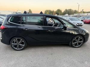 Black Opel Zafira 2012 in Marijampole, with an engine capacity of 1.36 L and mileage of 177 thousand km for 3850 €, photo 5 on AUTOMOTO.COM.LV