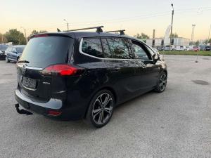 Black Opel Zafira 2012 in Marijampole, with an engine capacity of 1.36 L and mileage of 177 thousand km for 3850 €, photo 6 on AUTOMOTO.COM.LV