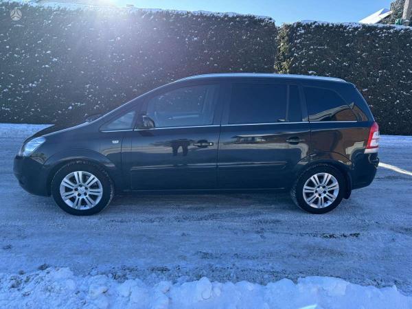 Black Opel Zafira 2013 in Marijampole, with an engine capacity of 1.69 L and mileage of 266 thousand km for 3650 €, photo 2 on AUTOMOTO.COM.LV