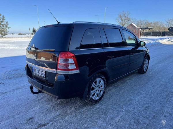 Black Opel Zafira 2013 in Marijampole, with an engine capacity of 1.69 L and mileage of 266 thousand km for 3650 €, photo 5 on AUTOMOTO.COM.LV
