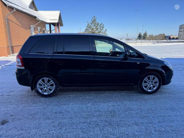 Black Opel Zafira 2013 in Marijampole, with an engine capacity of 1.69 L and mileage of 266 thousand km for 3650 €, photo 6 on AUTOMOTO.COM.LV