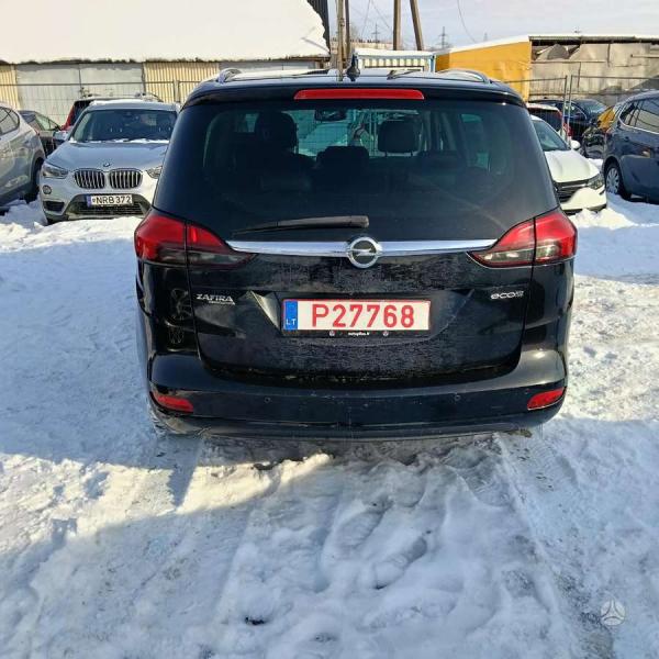 Black Opel Zafira 2013 in Kaunas, with an engine capacity of 2.00 L and mileage of 253 thousand km for 4850 €, photo 3 on AUTOMOTO.COM.LV