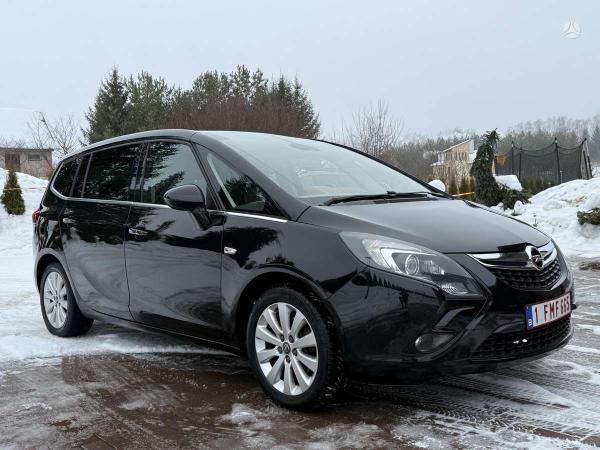 Black Opel Zafira 2013 in Utena, with an engine capacity of 2.00 L and mileage of 280 thousand km for 4950 €, photo 4 on AUTOMOTO.COM.LV
