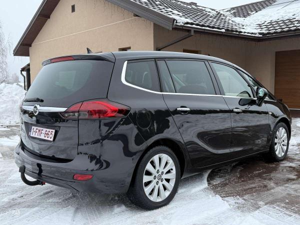 Black Opel Zafira 2013 in Utena, with an engine capacity of 2.00 L and mileage of 280 thousand km for 4950 €, photo 6 on AUTOMOTO.COM.LV