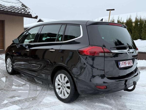 Black Opel Zafira 2013 in Utena, with an engine capacity of 2.00 L and mileage of 280 thousand km for 4950 €, photo 8 on AUTOMOTO.COM.LV