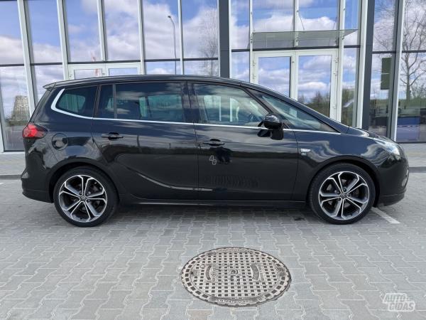 Melns Opel Zafira 2013 Viļņa, ar dzinēja tilpumu 2.00 L un nobraukumu 150 tūkst. km par 6700 €, foto 4 vietnē AUTOMOTO.COM.LV