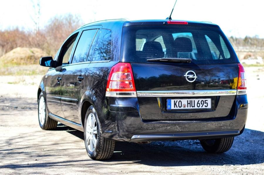 Melns Opel Zafira 2013 Kretinga, ar dzinēja tilpumu 1.70 L un nobraukumu 252 tūkst. km par 4450 €, foto 5 vietnē AUTOMOTO.COM.LV