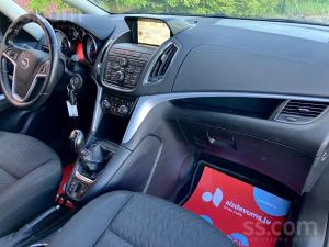 Melns Opel Zafira 2013 Talsi, ar dzinēja tilpumu 2.00 L un nobraukumu 218 tūkst. km par 6500 €, foto 19 vietnē AUTOMOTO.COM.LV