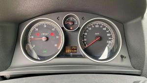 Melns Opel Zafira 2013 Marijampole, ar dzinēja tilpumu 1.69 L un nobraukumu 224 tūkst. km par 4550 €, foto 22 vietnē AUTOMOTO.COM.LV