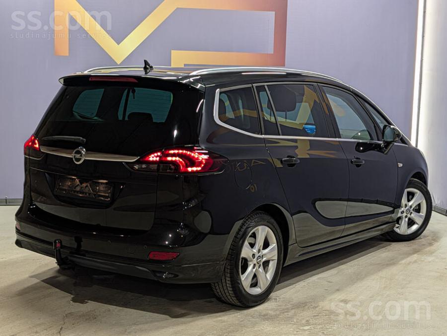 Black Opel Zafira 2013 in Jurmala, with an engine capacity of 1.60 L and mileage of 232 thousand km for 6950 €, photo 5 on AUTOMOTO.COM.LV