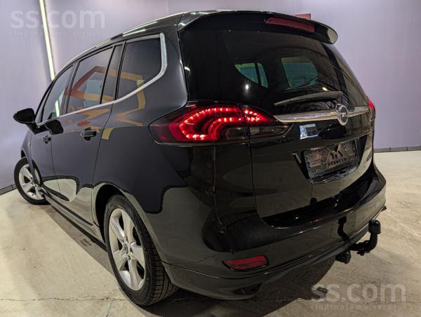 Black Opel Zafira 2013 in Jurmala, with an engine capacity of 1.60 L and mileage of 232 thousand km for 6950 €, photo 6 on AUTOMOTO.COM.LV