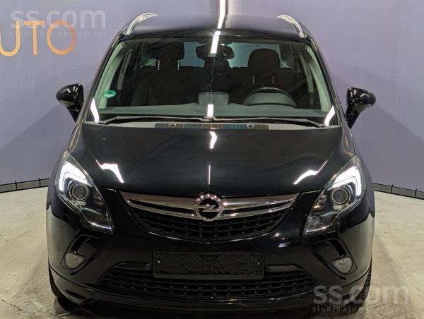 Black Opel Zafira 2013 in Jurmala, with an engine capacity of 1.60 L and mileage of 232 thousand km for 6950 €, photo 9 on AUTOMOTO.COM.LV