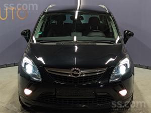 Black Opel Zafira 2013 in Jurmala, with an engine capacity of 1.60 L and mileage of 232 thousand km for 6950 €, photo 11 on AUTOMOTO.COM.LV