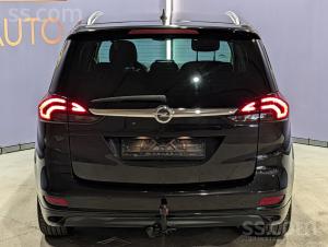 Black Opel Zafira 2013 in Jurmala, with an engine capacity of 1.60 L and mileage of 232 thousand km for 6950 €, photo 12 on AUTOMOTO.COM.LV
