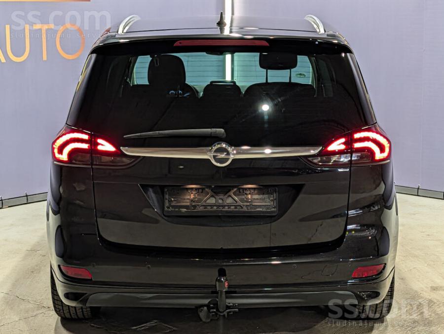 Black Opel Zafira 2013 in Jurmala, with an engine capacity of 1.60 L and mileage of 232 thousand km for 6950 €, photo 12 on AUTOMOTO.COM.LV