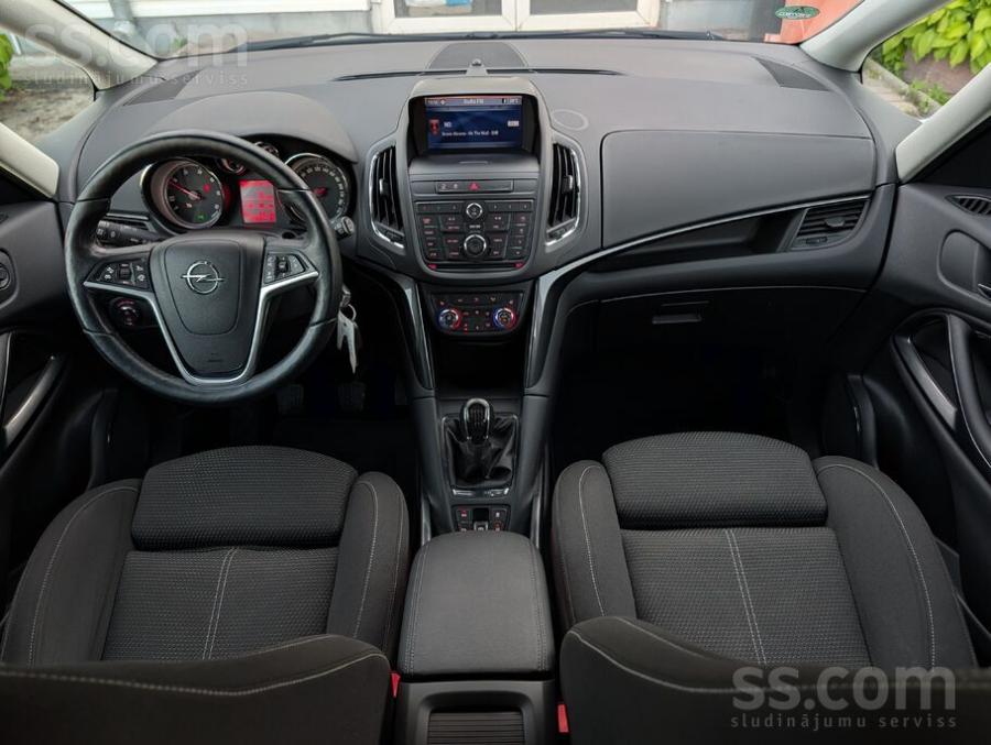 Black Opel Zafira 2013 in Jurmala, with an engine capacity of 1.60 L and mileage of 232 thousand km for 6950 €, photo 20 on AUTOMOTO.COM.LV