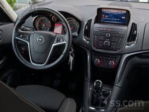 Black Opel Zafira 2013 in Jurmala, with an engine capacity of 1.60 L and mileage of 232 thousand km for 6950 €, photo 21 on AUTOMOTO.COM.LV