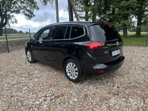 Black Opel Zafira 2013 in Cesis, with an engine capacity of 1.40 L and mileage of 0 thousand km for 7400 €, photo 4 on AUTOMOTO.COM.LV