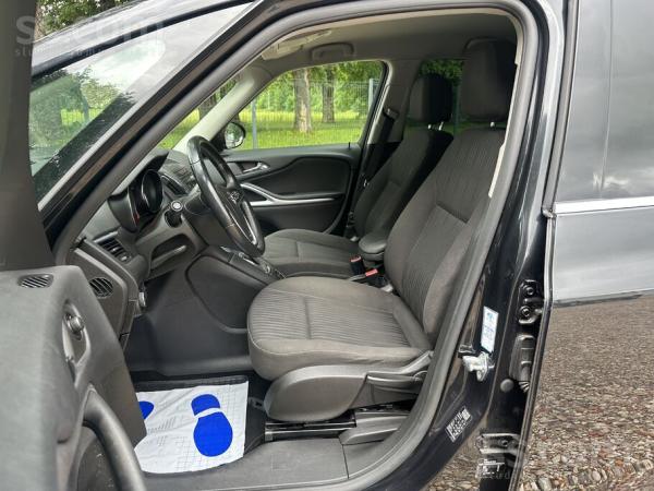 Black Opel Zafira 2013 in Cesis, with an engine capacity of 1.40 L and mileage of 0 thousand km for 7400 €, photo 9 on AUTOMOTO.COM.LV