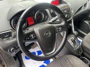 Black Opel Zafira 2013 in Cesis, with an engine capacity of 1.40 L and mileage of 0 thousand km for 7400 €, photo 14 on AUTOMOTO.COM.LV