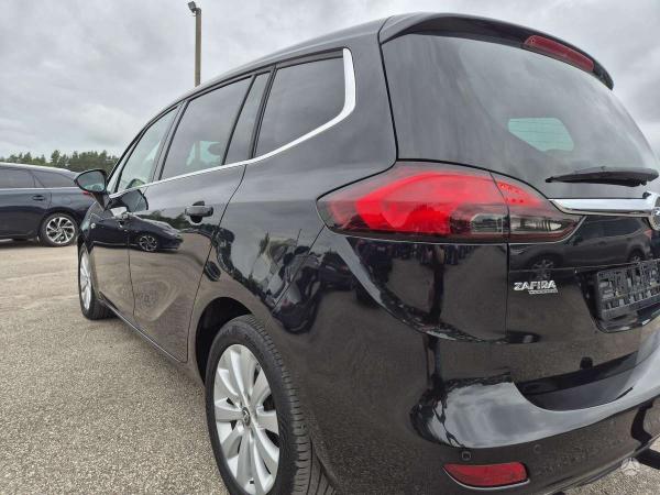 Melns Opel Zafira 2013 Utena, ar dzinēja tilpumu 2.00 L un nobraukumu 228 tūkst. km par 5750 €, foto 5 vietnē AUTOMOTO.COM.LV
