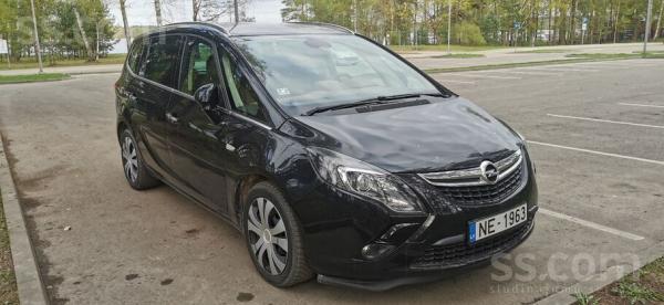 Melns Opel Zafira 2013 Rēzekne, ar dzinēja tilpumu 2.00 L un nobraukumu 334 tūkst. km par 9000 €, foto 2 vietnē AUTOMOTO.COM.LV