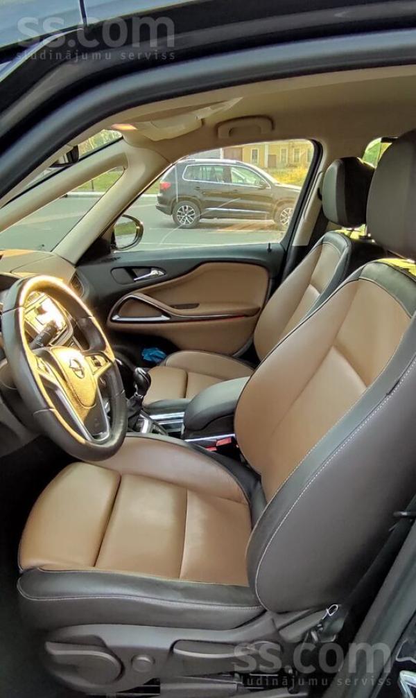 Melns Opel Zafira 2013 Rēzekne, ar dzinēja tilpumu 2.00 L un nobraukumu 334 tūkst. km par 9000 €, foto 5 vietnē AUTOMOTO.COM.LV