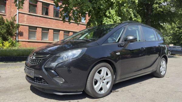 Melns Opel Zafira 2013 Panevēža, ar dzinēja tilpumu 2.00 L un nobraukumu 260 tūkst. km par 4000 €, foto 1 vietnē AUTOMOTO.COM.LV
