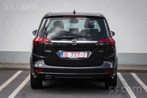 Black Opel Zafira 2013 in Riga, with an engine capacity of 2.00 L and mileage of 236 thousand km for 5950 €, photo 6 on AUTOMOTO.COM.LV