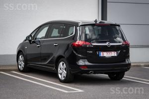 Black Opel Zafira 2013 in Riga, with an engine capacity of 2.00 L and mileage of 236 thousand km for 5950 €, photo 7 on AUTOMOTO.COM.LV