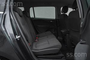 Black Opel Zafira 2013 in Riga, with an engine capacity of 2.00 L and mileage of 236 thousand km for 5950 €, photo 13 on AUTOMOTO.COM.LV