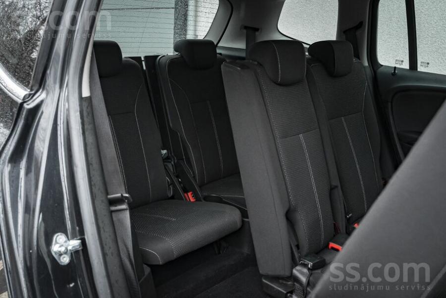 Black Opel Zafira 2013 in Riga, with an engine capacity of 2.00 L and mileage of 236 thousand km for 5950 €, photo 14 on AUTOMOTO.COM.LV