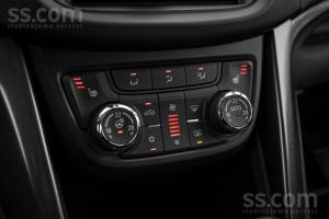Black Opel Zafira 2013 in Riga, with an engine capacity of 2.00 L and mileage of 236 thousand km for 5950 €, photo 23 on AUTOMOTO.COM.LV