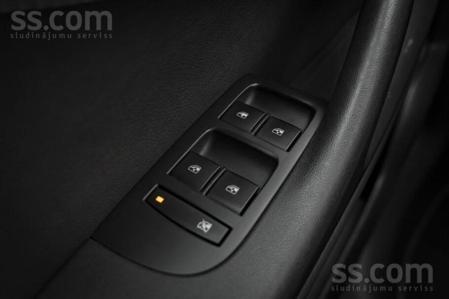 Black Opel Zafira 2013 in Riga, with an engine capacity of 2.00 L and mileage of 236 thousand km for 5950 €, photo 28 on AUTOMOTO.COM.LV