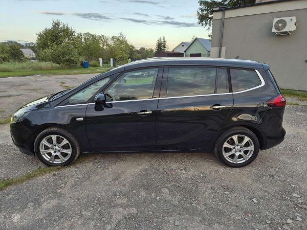 Melns Opel Zafira 2013 Alīta, ar dzinēja tilpumu 2.00 L un nobraukumu 250 tūkst. km par 4950 €, foto 8 vietnē AUTOMOTO.COM.LV
