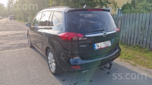Melns Opel Zafira 2014 Rīga, ar dzinēja tilpumu 2.00 L un nobraukumu 222 tūkst. km par 7000 €, foto 3 vietnē AUTOMOTO.COM.LV