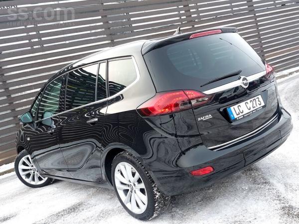 Black Opel Zafira 2014 in Riga, with an engine capacity of 2.00 L and mileage of 244 thousand km for 7396 €, photo 2 on AUTOMOTO.COM.LV
