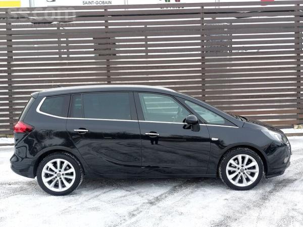 Black Opel Zafira 2014 in Riga, with an engine capacity of 2.00 L and mileage of 244 thousand km for 7396 €, photo 8 on AUTOMOTO.COM.LV