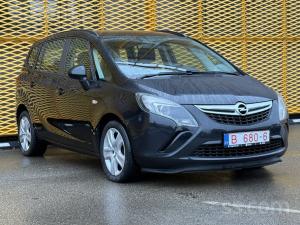 Black Opel Zafira 2014 in Ogre, with an engine capacity of 2.00 L and mileage of 217 thousand km for 6995 €, photo 3 on AUTOMOTO.COM.LV
