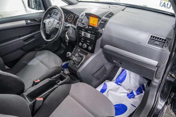 Black Opel Zafira 2014 in Kaunas, with an engine capacity of 1.70 L and mileage of 240 thousand km for 4790 €, photo 11 on AUTOMOTO.COM.LV
