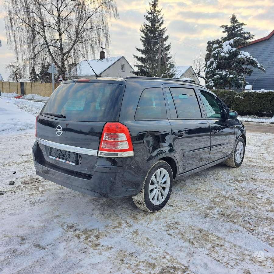 Melns Opel Zafira 2014 Viļņa, ar dzinēja tilpumu 1.80 L un nobraukumu 160 tūkst. km par 4150 €, foto 8 vietnē AUTOMOTO.COM.LV