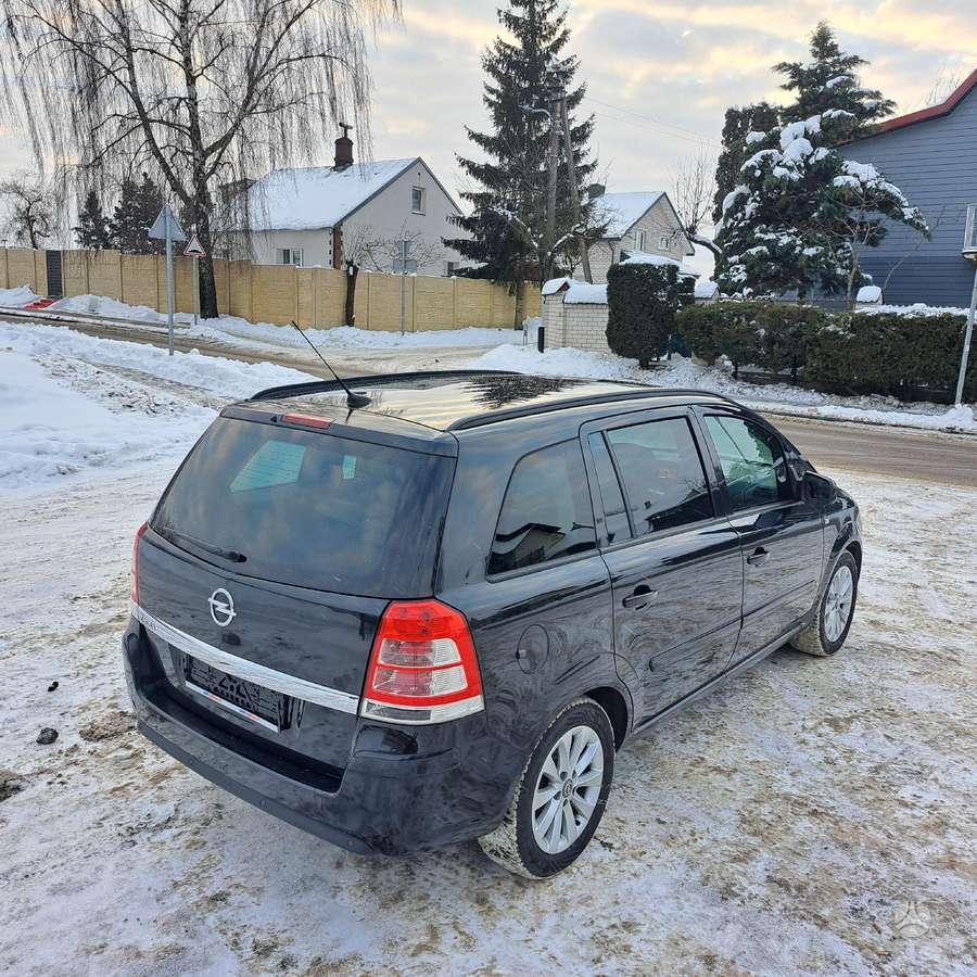 Melns Opel Zafira 2014 Viļņa, ar dzinēja tilpumu 1.80 L un nobraukumu 160 tūkst. km par 4150 €, foto 9 vietnē AUTOMOTO.COM.LV