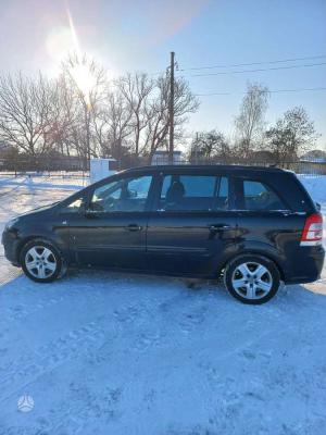 Melns Opel Zafira 2014 Marijampole, ar dzinēja tilpumu 1.80 L un nobraukumu 177 tūkst. km par 3999 €, foto 3 vietnē AUTOMOTO.COM.LV