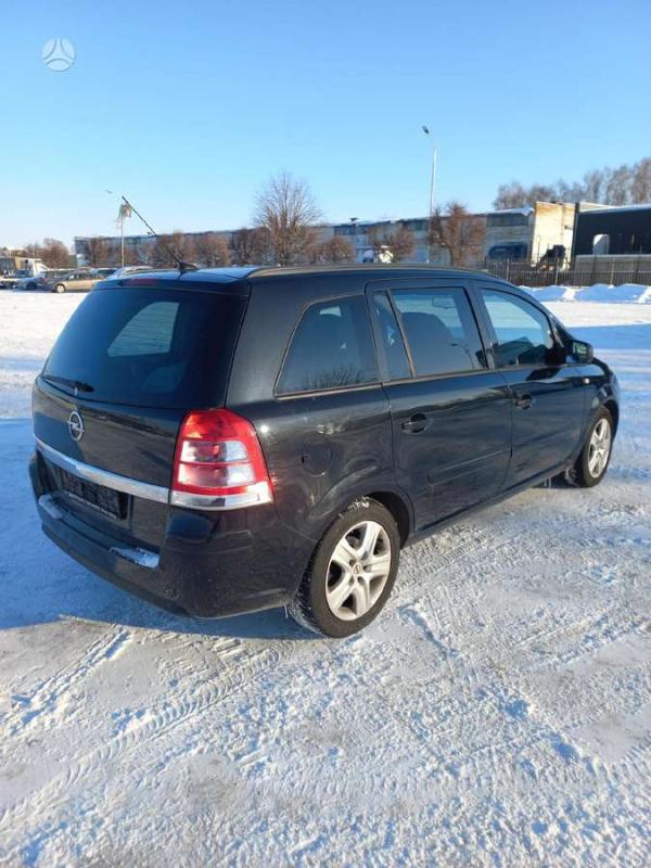 Melns Opel Zafira 2014 Marijampole, ar dzinēja tilpumu 1.80 L un nobraukumu 177 tūkst. km par 3999 €, foto 4 vietnē AUTOMOTO.COM.LV