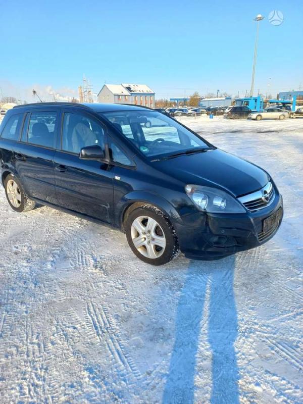 Melns Opel Zafira 2014 Marijampole, ar dzinēja tilpumu 1.80 L un nobraukumu 177 tūkst. km par 3999 €, foto 6 vietnē AUTOMOTO.COM.LV