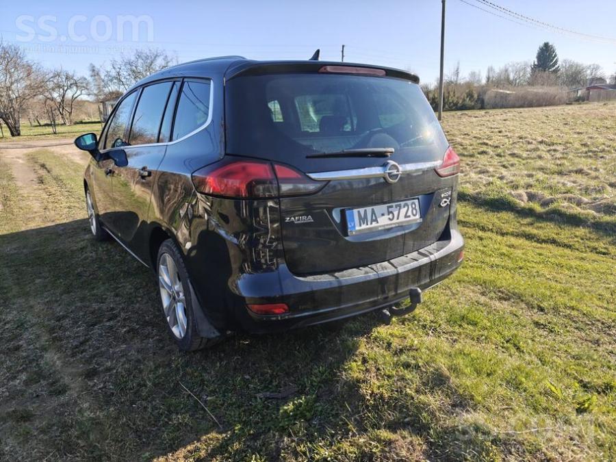 Melns Opel Zafira 2014 Limbaži, ar dzinēja tilpumu 1.60 L un nobraukumu 361 tūkst. km par 2800 €, foto 3 vietnē AUTOMOTO.COM.LV