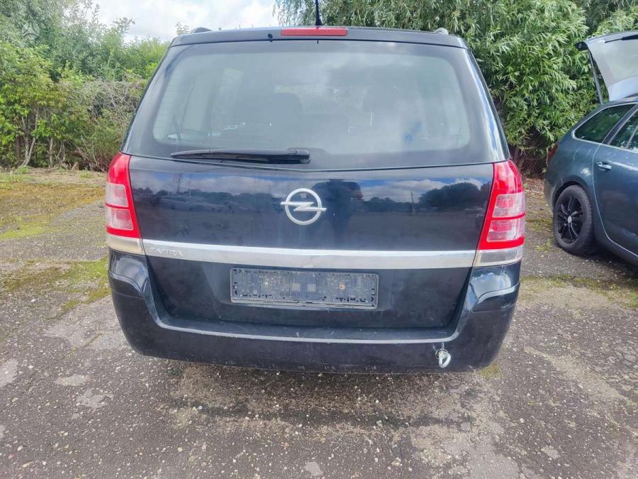 Melns Opel Zafira 2014 Vilkaviškis, ar dzinēja tilpumu 1.80 L un nobraukumu 165 tūkst. km par 2750 €, foto 10 vietnē AUTOMOTO.COM.LV